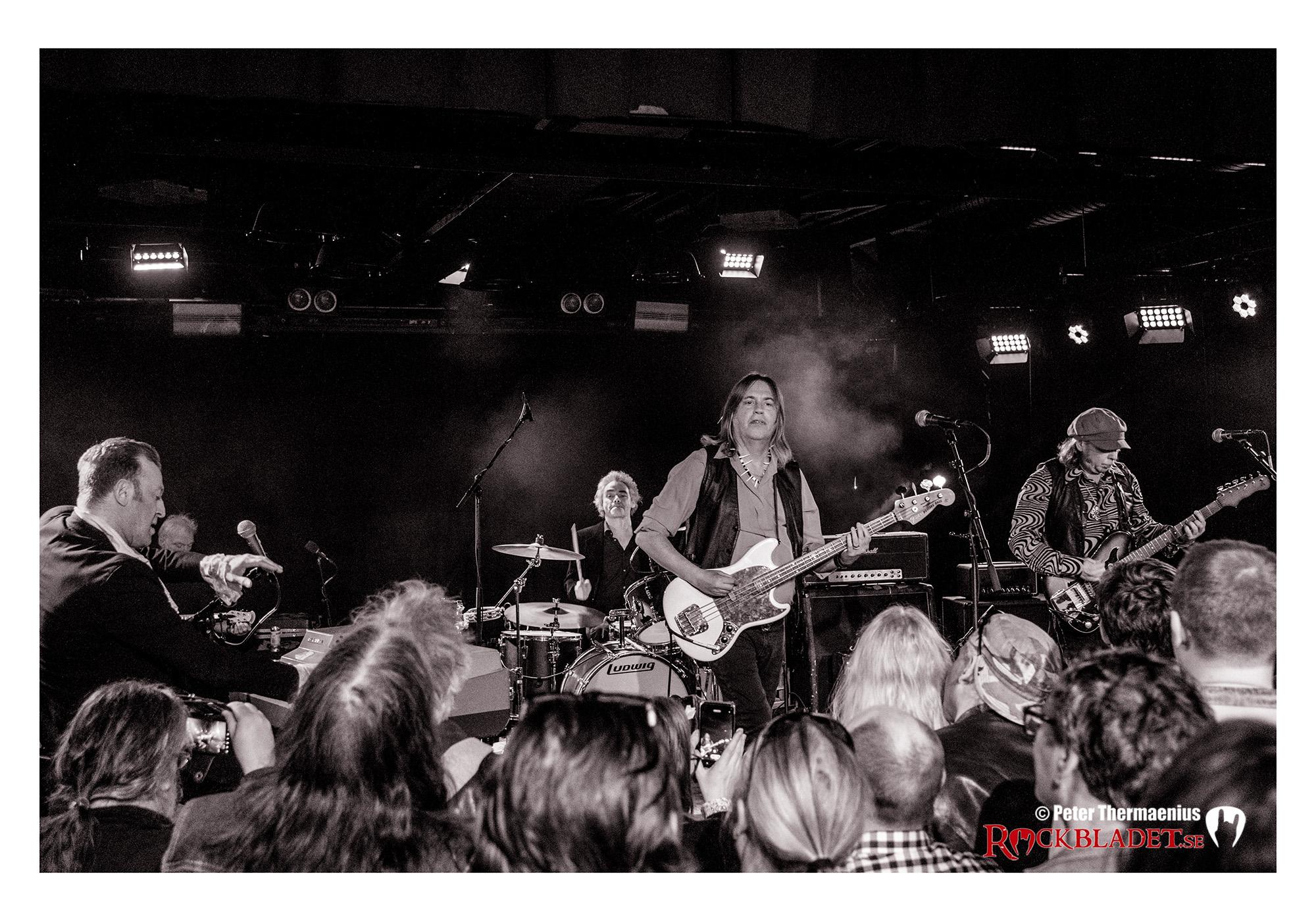 BILDGALLERI: Crimson Shadows + The Nomads + The Maharajas @ Kollektivet ...